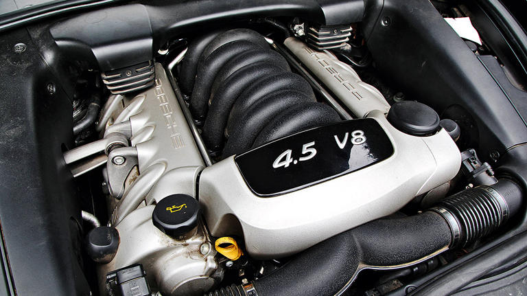 Porsche erfindet den V8 neu – mit E-Motor und Range Extender