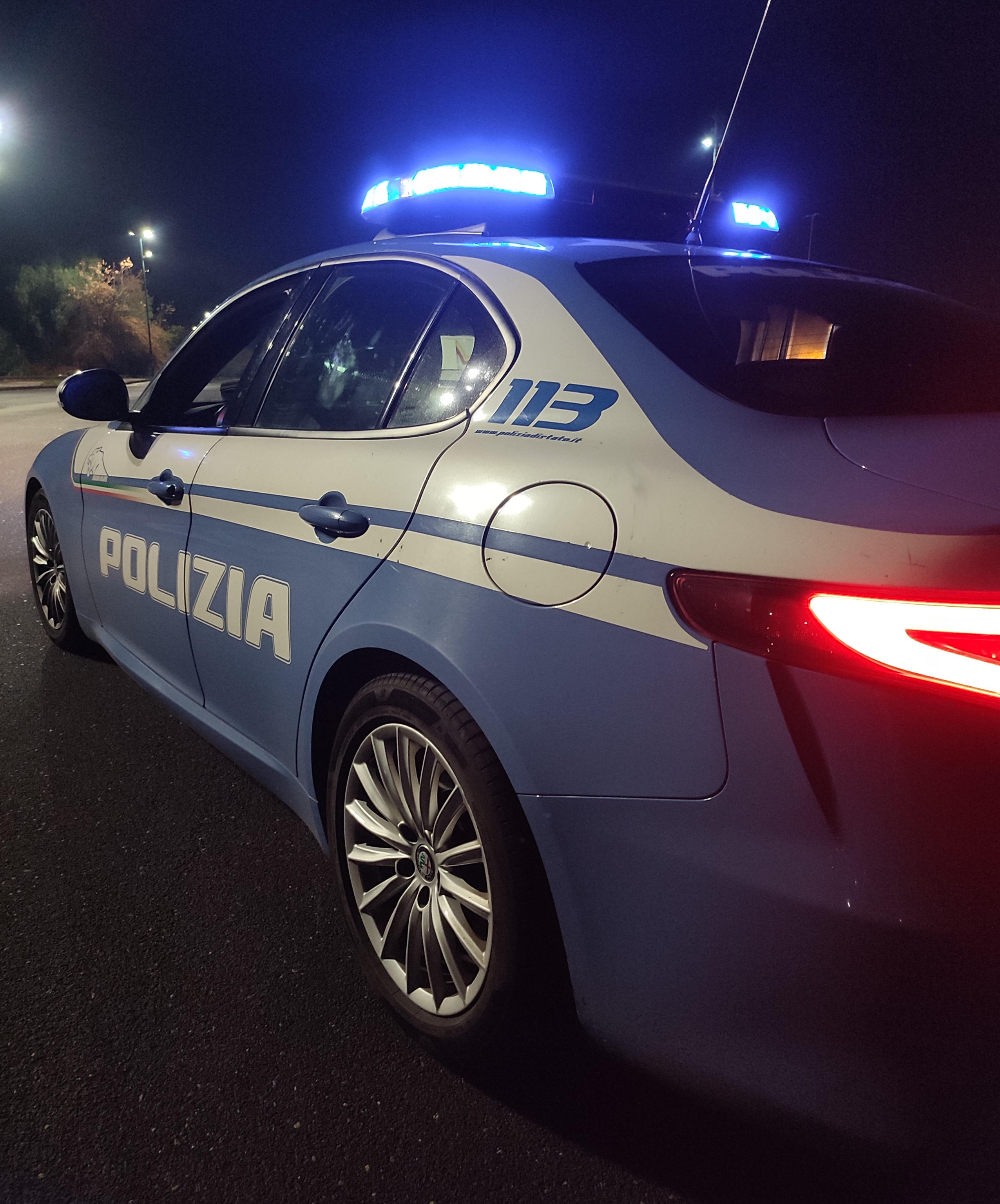 Nuova intimidazione a un bar dello Zen di Palermo, fuoco a condizionatori
