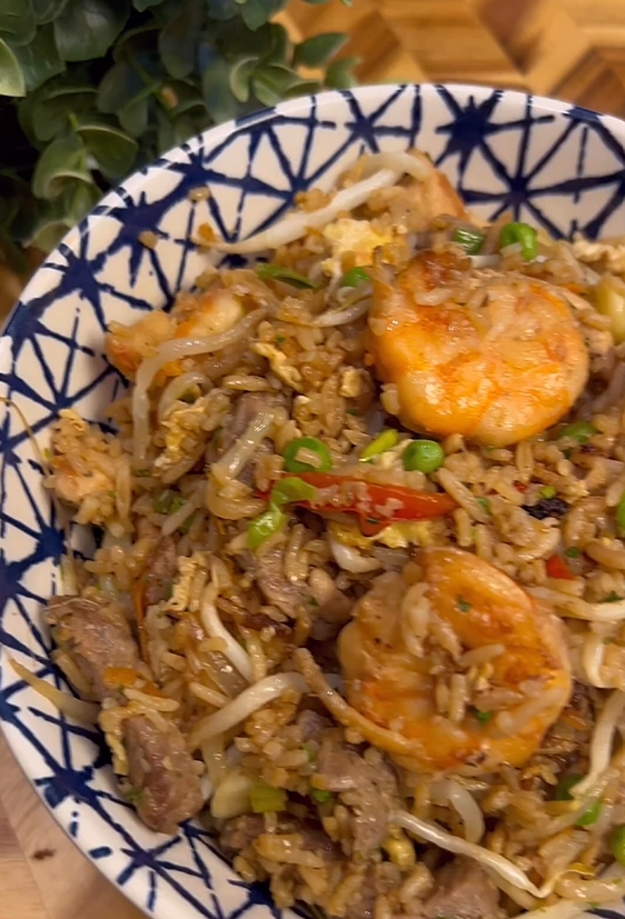 Arroz frito con camarones fácil y delicioso