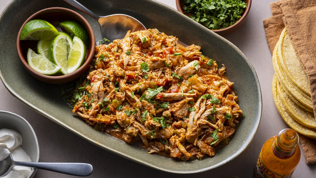20 easy and flavorful slow cooker recipes