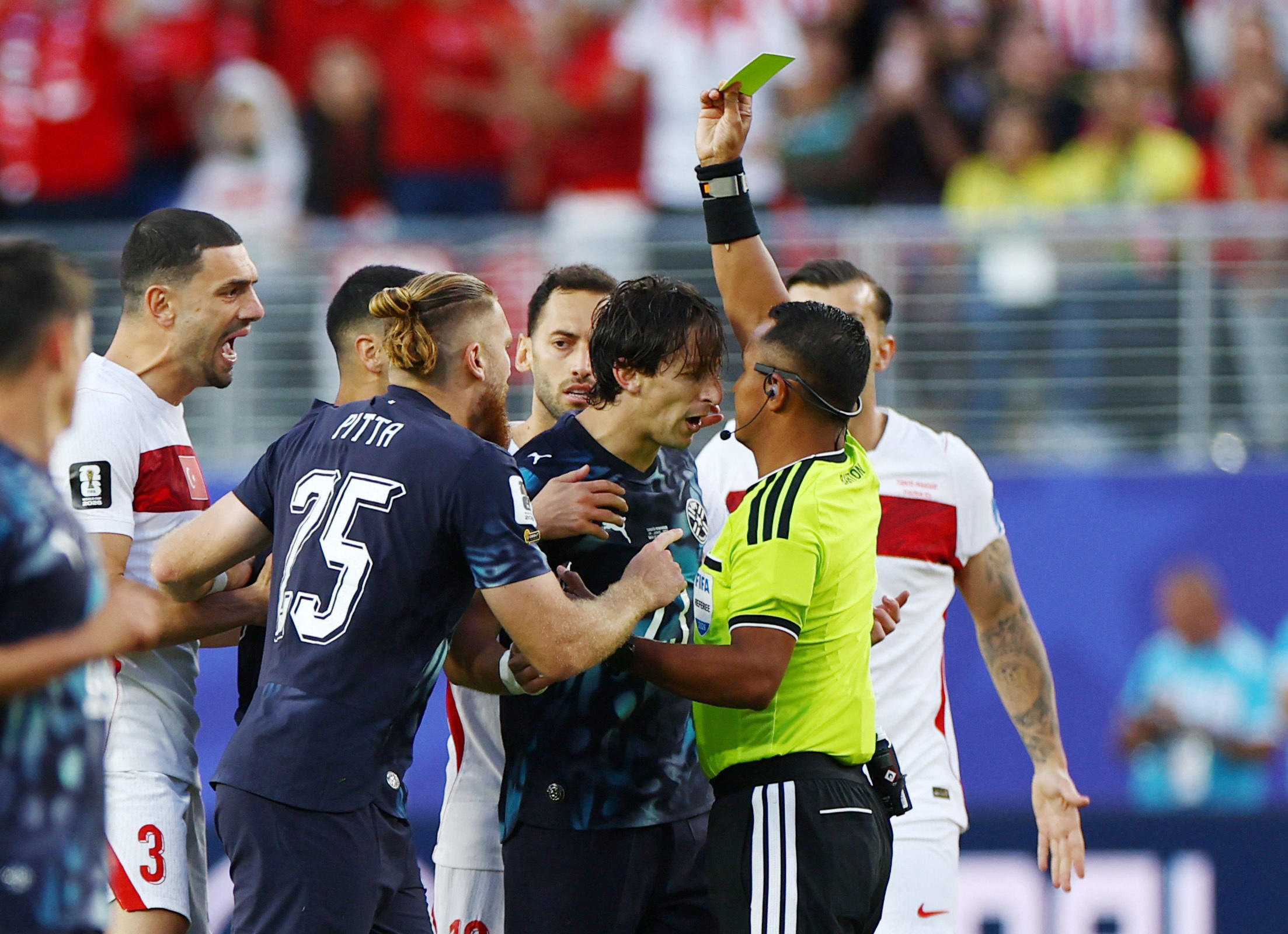 Un commentateur viré de la Coupe du monde après avoir insulté un ...