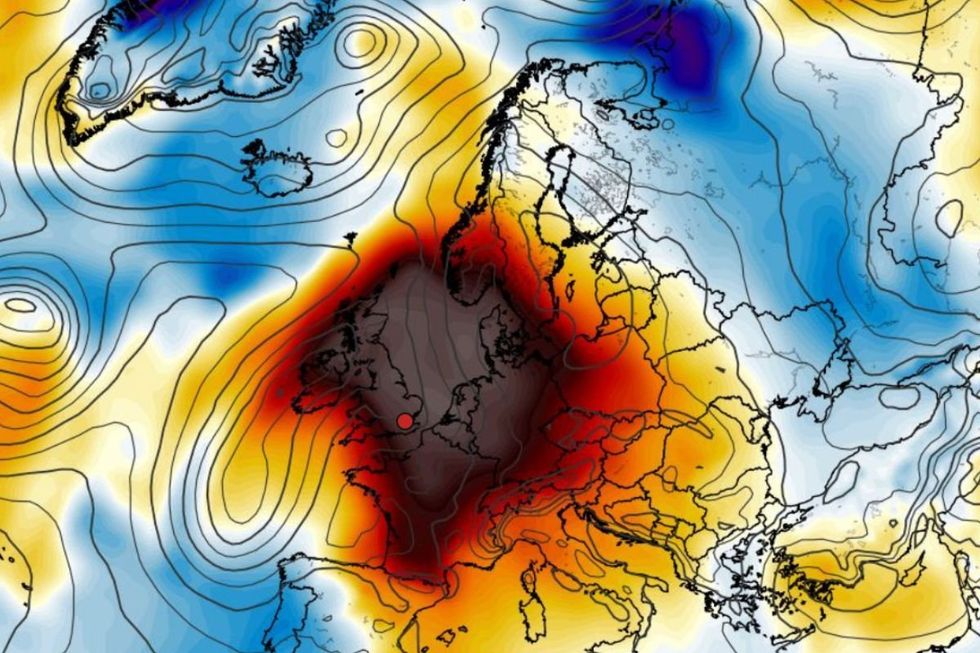 UK weather: Britons face triple whammy warnings as pollen and pollution ...