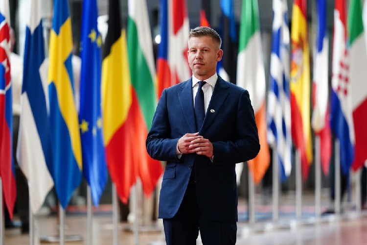 Ukraine và Moldova nhận một tin không vui từ Hungary