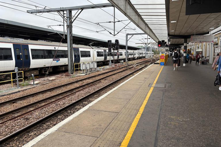 Disruptions to Cambridge trains after level crossing problem