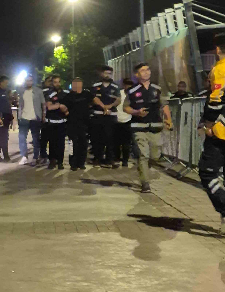 Kültür Yolu Festivali: Buray konserinde kavga