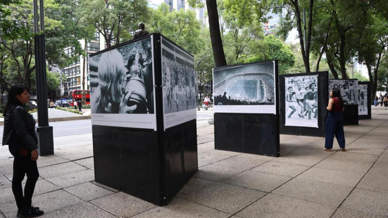 Una mirada mundial: Excélsior exhibe en Reforma joyas históricas del futbol