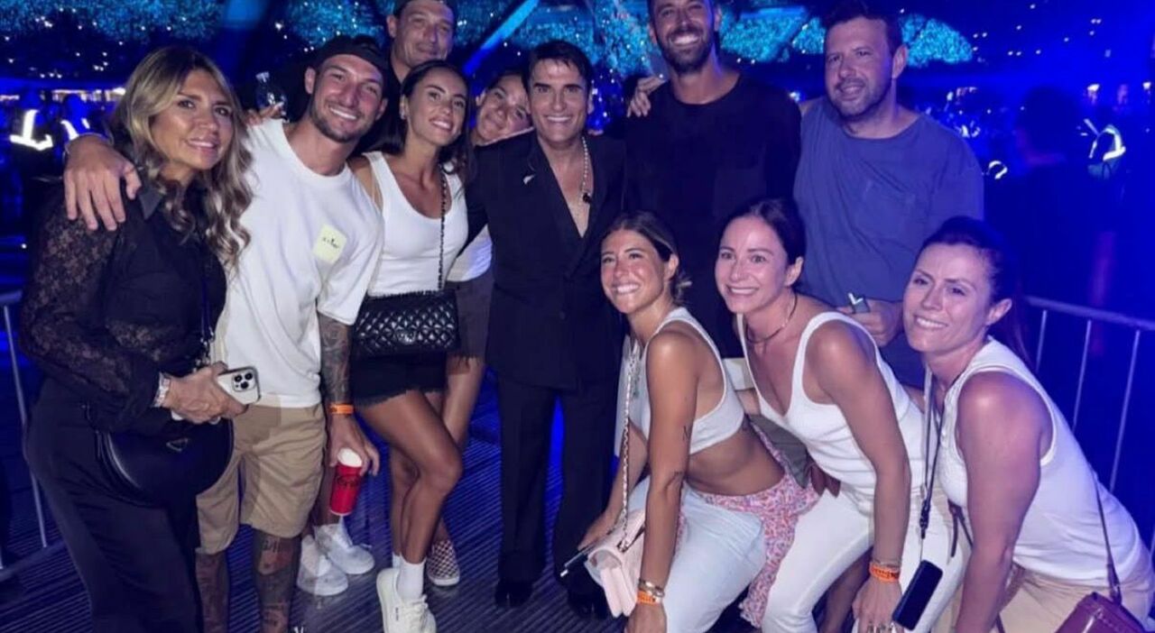Napoli, anche Politano e Spinazzola al concerto di Tiziano Ferro. L ...
