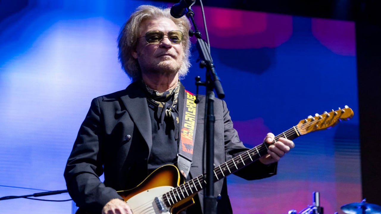 Singer Daryl Hall recovering after kidney transplant