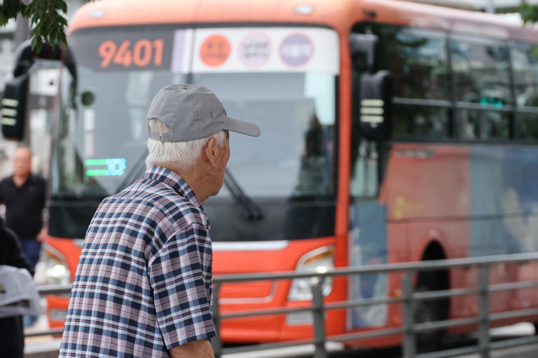 Seoul city council paves way for bus ride subsidies for riders aged 70 ...