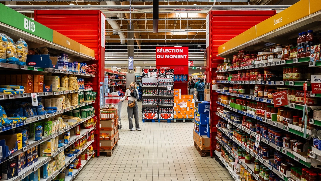 How supermarkets influence shopper behavior