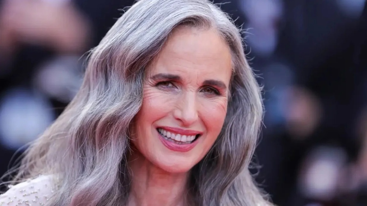 10 powerful traits shared by women who wear their gray hair proudly ...