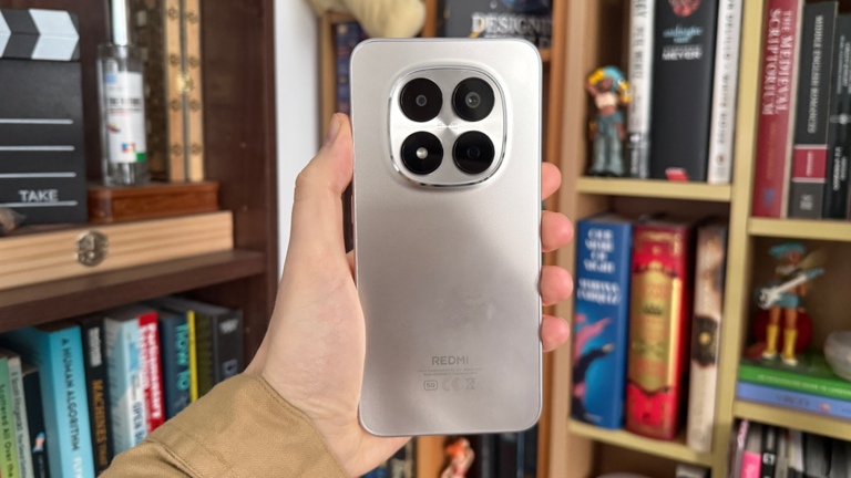 Popular Xiaomi phone with 200MP camera and huge battery hits budget price