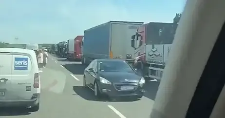 Koszmarny wypadek na śląskim odcinku A1: wbił się autem pod tira, a ...