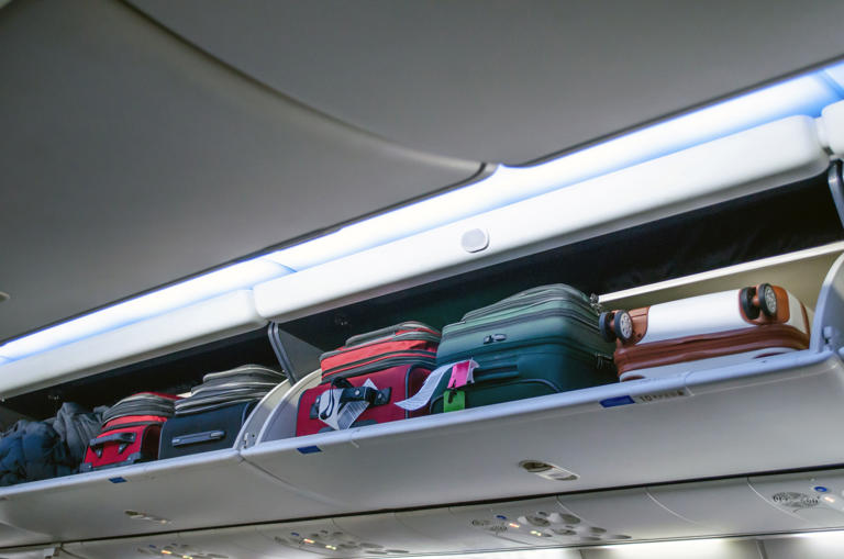 American Airlines issues carry-on bag warning despite boarding gate ...