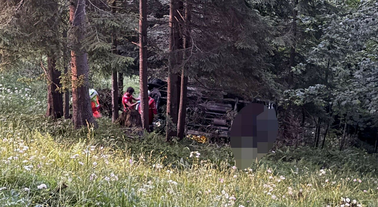 Muore nell'auto precipitata nella scarpata, il corpo ritrovato dal ...