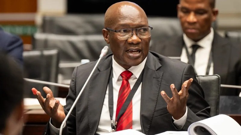 Acting police minister criticises handling of arrest warrants for ...