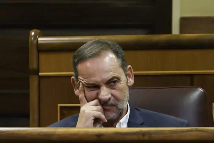 Víctor Ábalos se enfrenta a Claudia Montes y zanja su conexión en ...