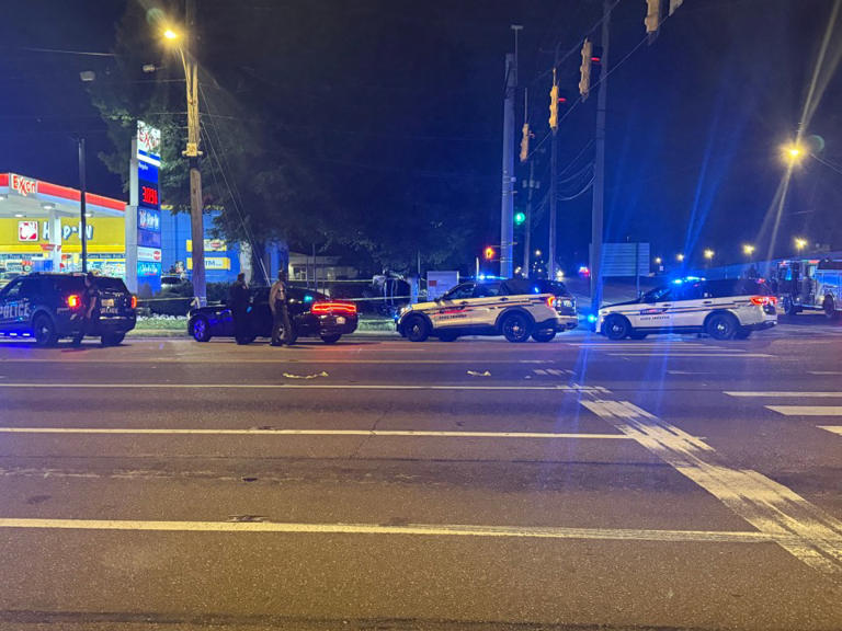 Police chase ends in crash, injuring 2 juveniles