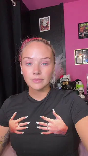 Stop cakey under eyes with this blush color corrector hack