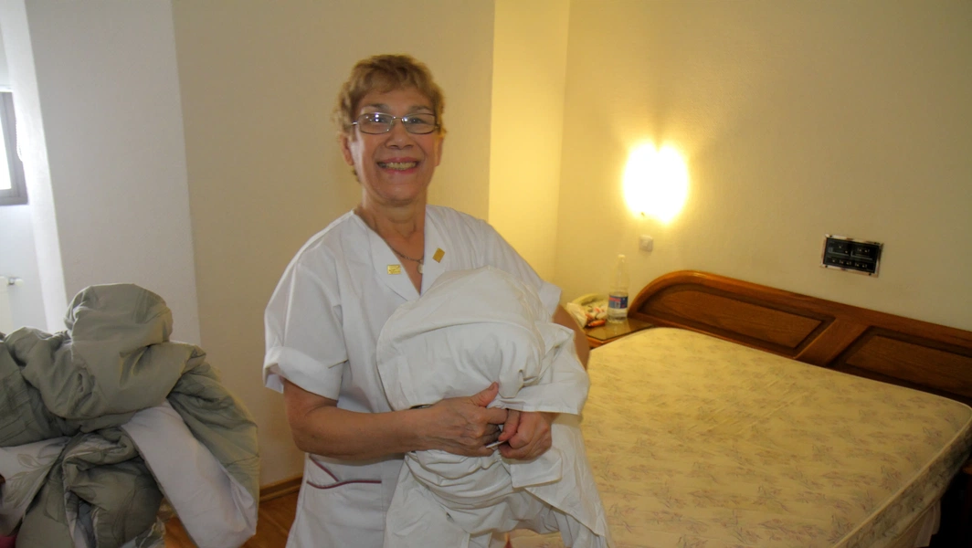 14 shocking hotel secrets and guest stories