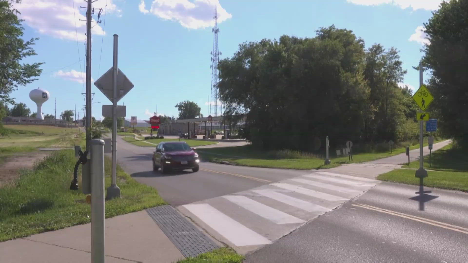 Advocates say Iowa's crosswalk law may be leaving a gap