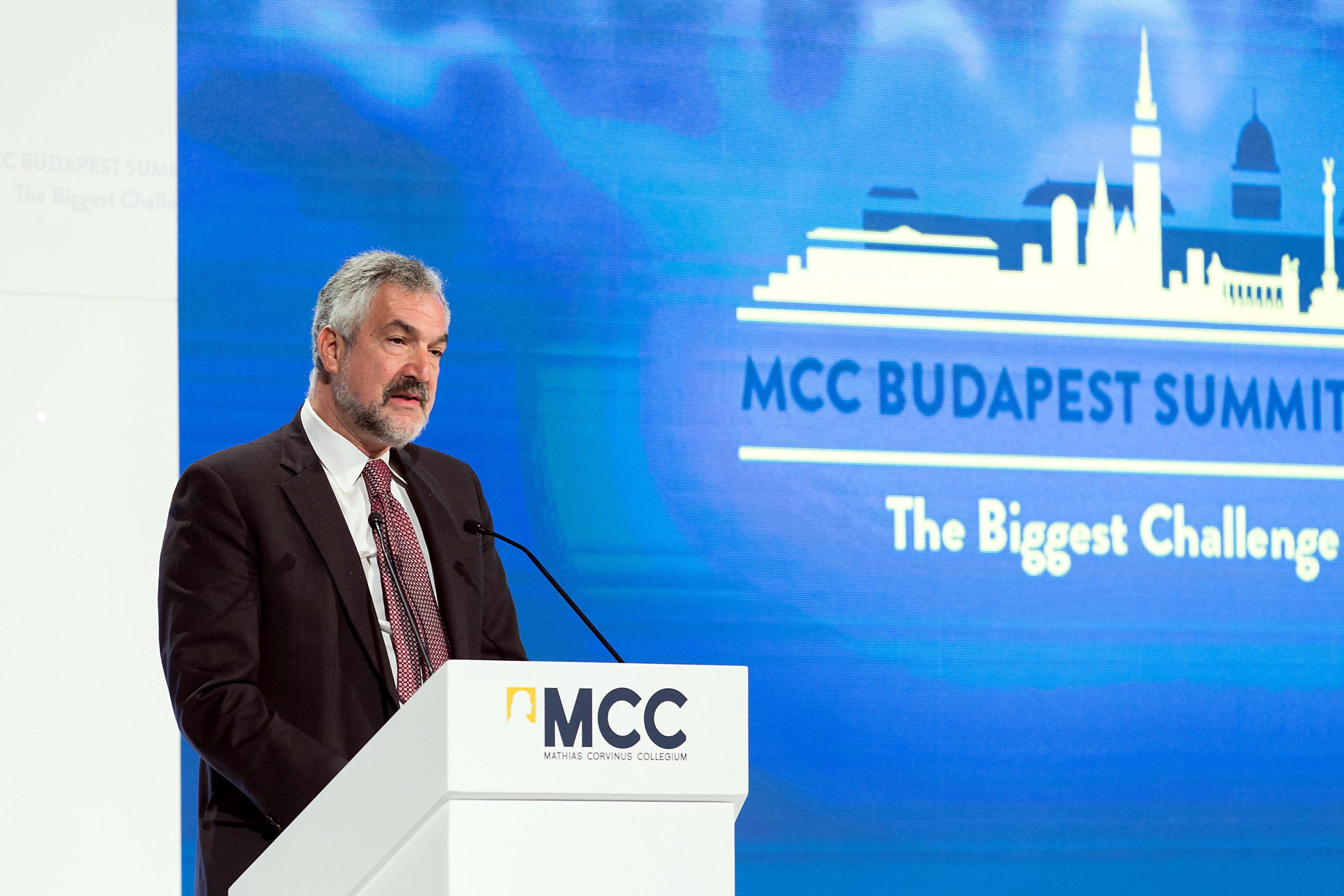 Daniel Pipes: "Accordo catastrofico, così l’Occidente è più debole"