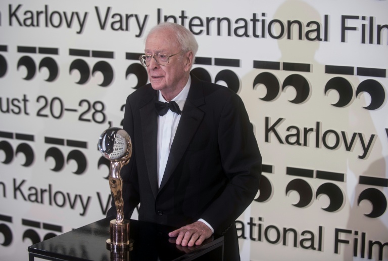 Michael Caine cede su voz para un audiolibro de "La Odisea" narrado con IA