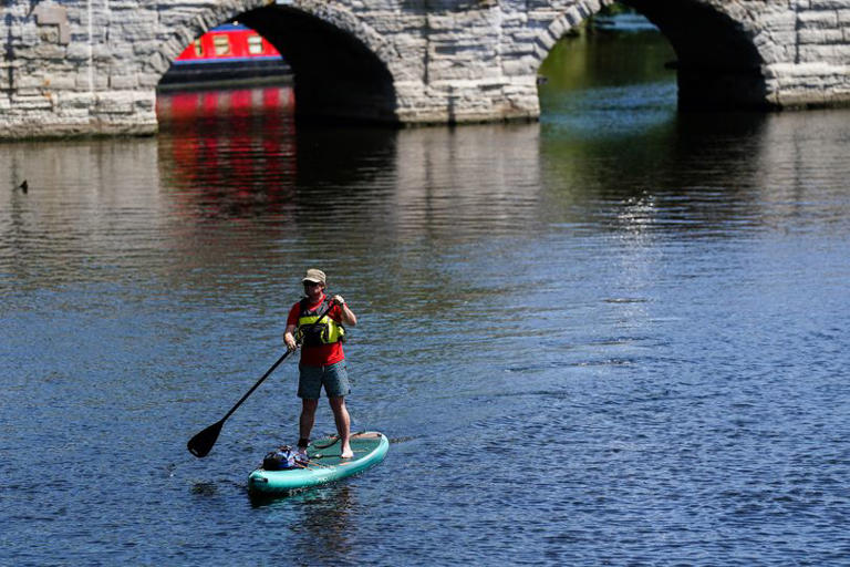 Amber extreme heat warning issued for Nottingham as temperatures set to ...
