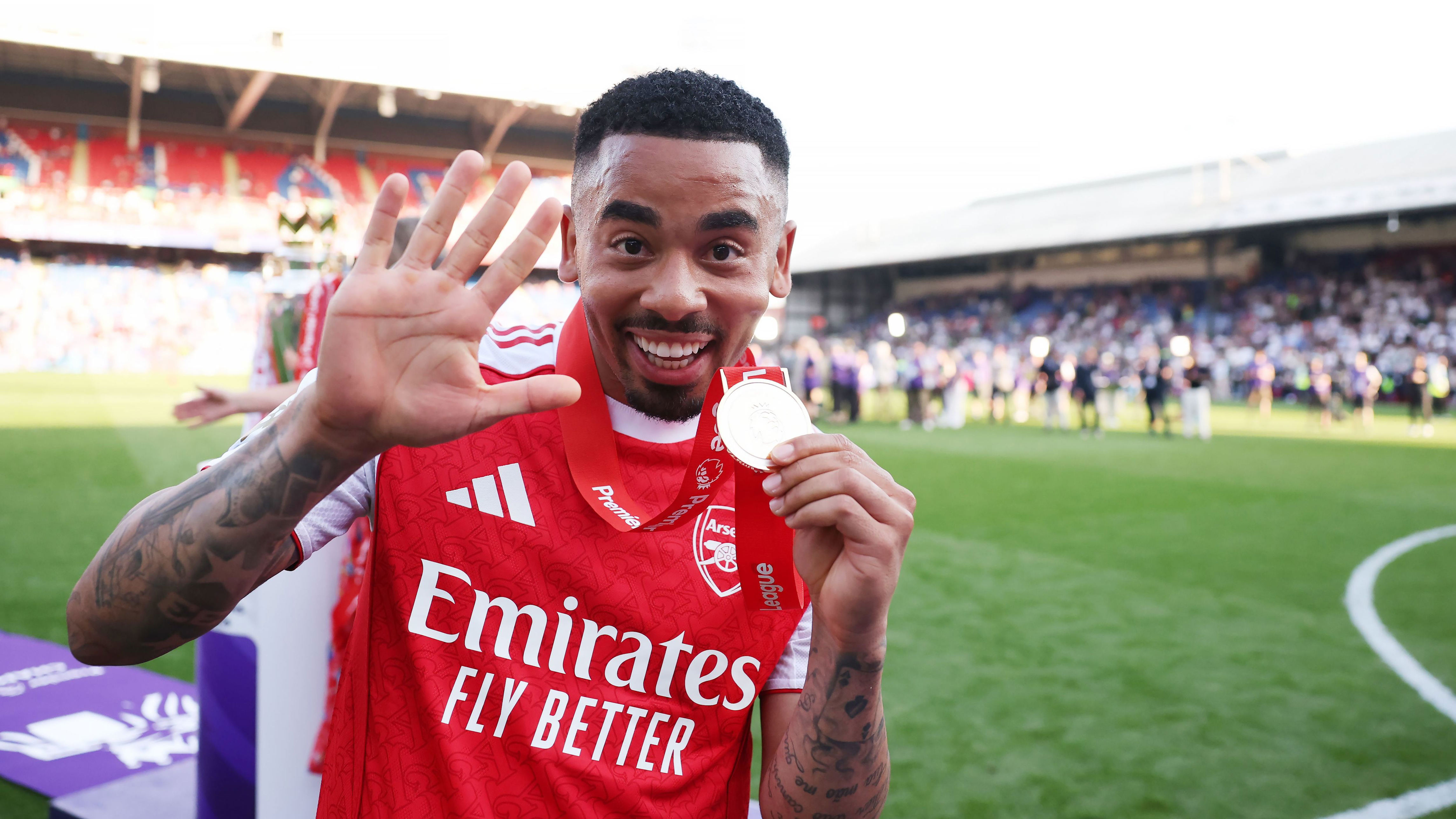 Gabriel Jesus siap bergabung dengan Juventus dan Milan, namun gajinya ...