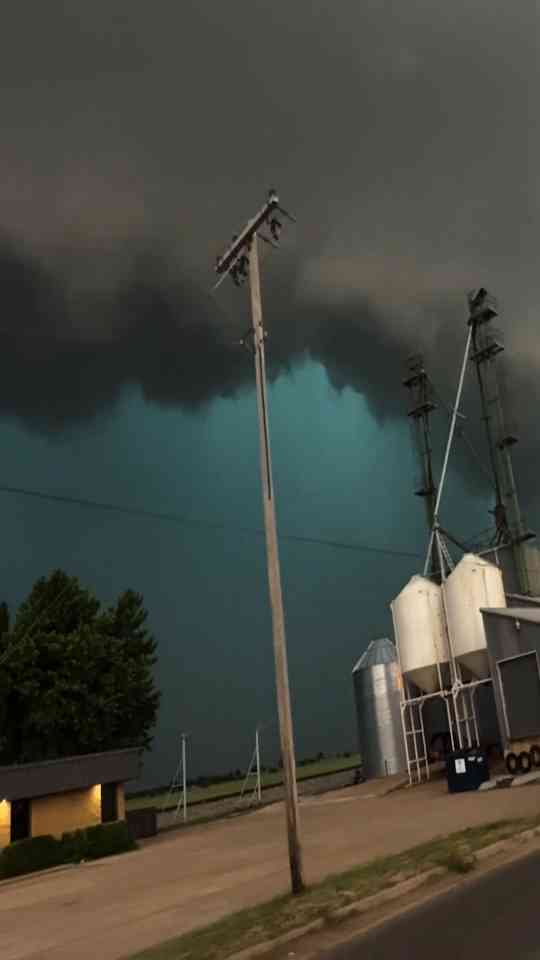 Have you ever seen a thunderstorm light up blue like this?