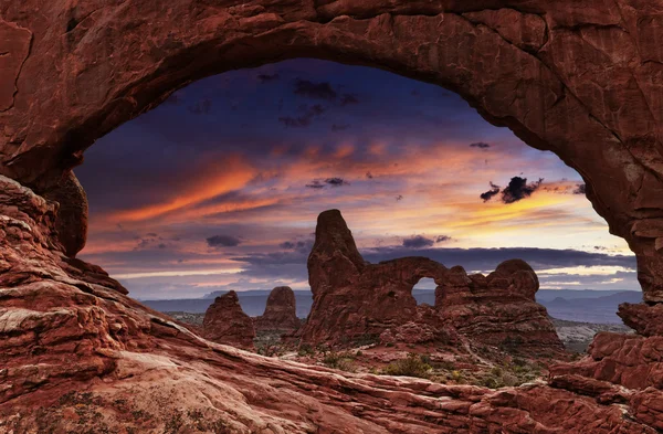 14 traditional safari tents in national parks