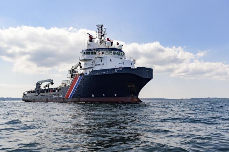 Au large de Belle-Ile, la Marine nationale est intervenue sur l’épave ...