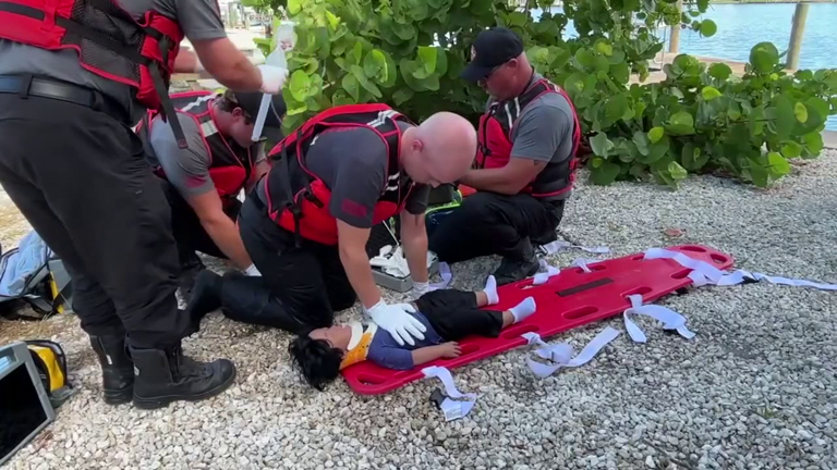 Manatee County warns beachgoers after rip currents prompt 136 rescues ...