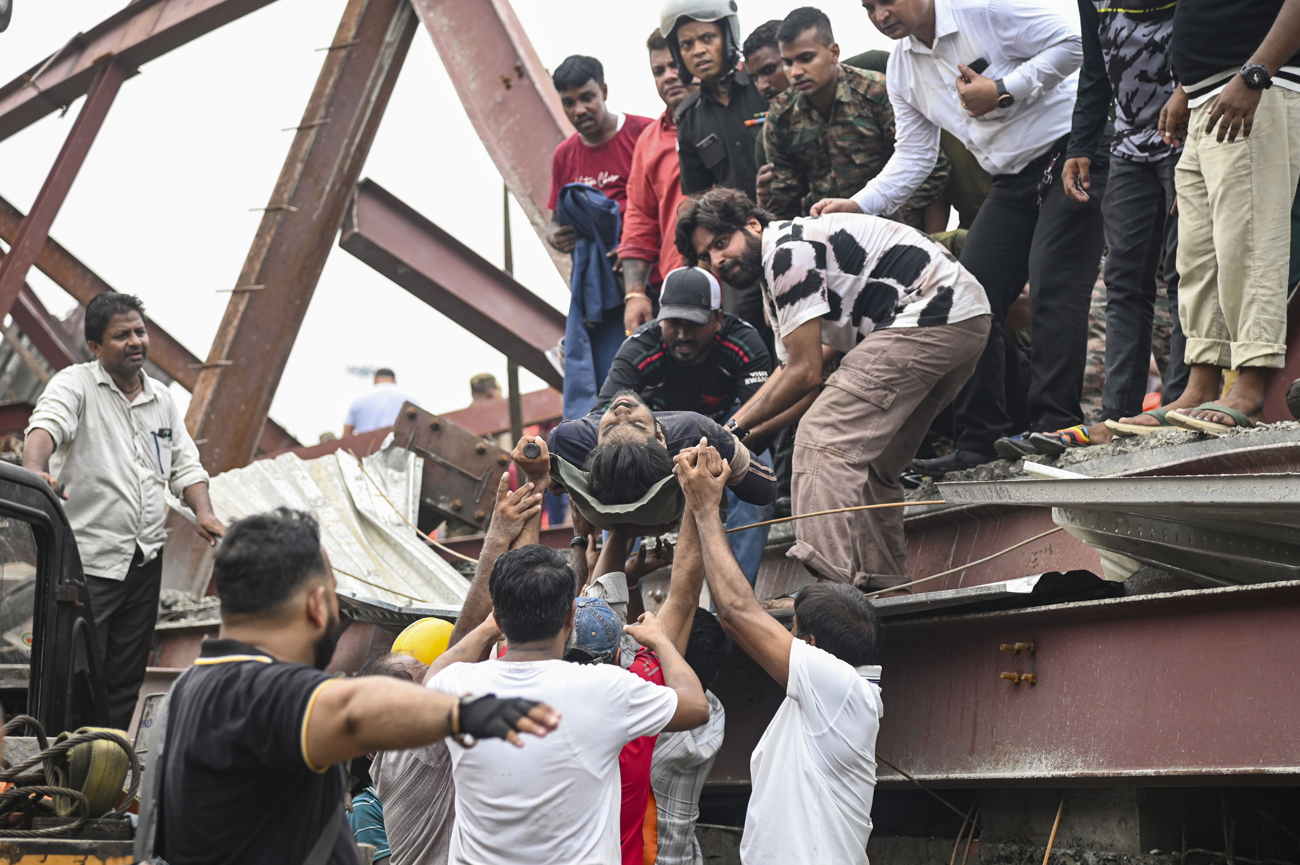 Under-construction warehouse collapses in west Kolkata; 13 pulled out ...