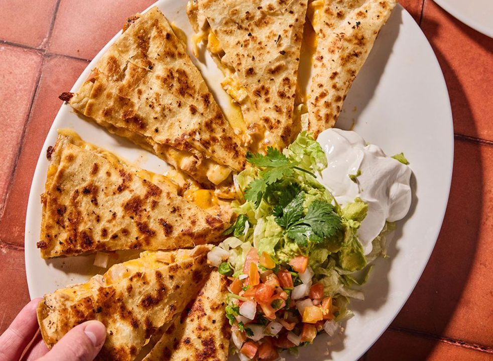 6 restaurant chains with the best quesadilla platters, according to diners