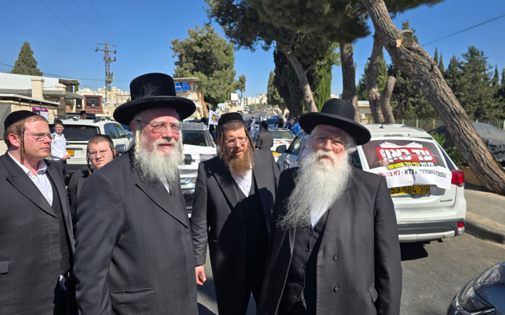 Haredi MKs lead convoys to military prison in protest of draft evader ...