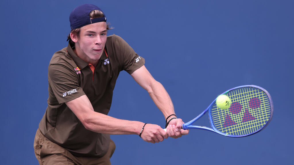 18-jähriges DTB-Talent baut Mega-Serie aus