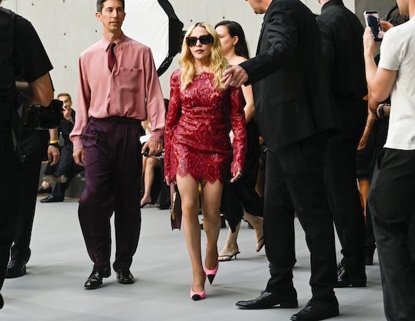 Kate Moss, Madonna, Daisy Edgar-Jones… La dentelle et la transparence s ...