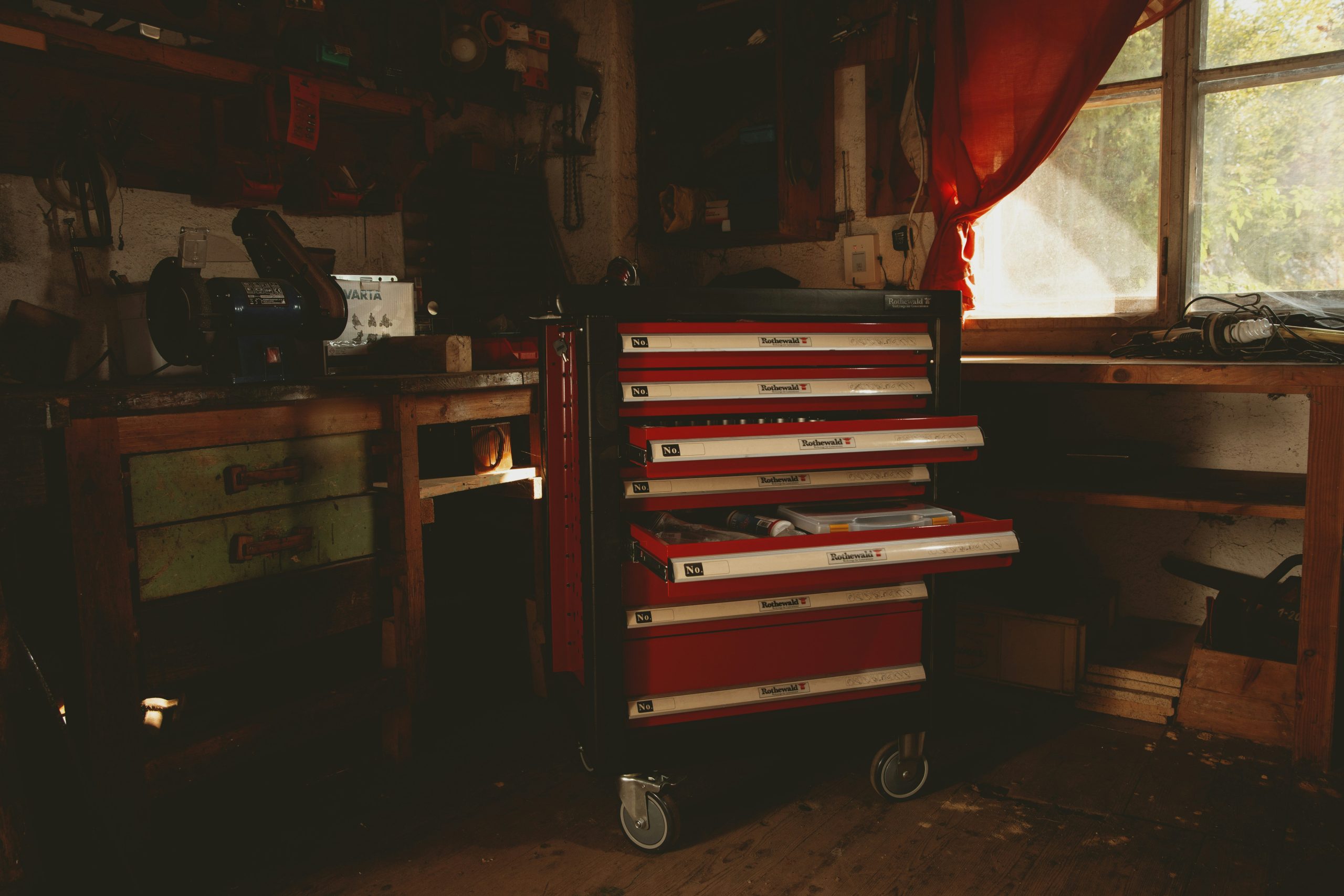 32 wooden tool chests woodworkers pay premium for