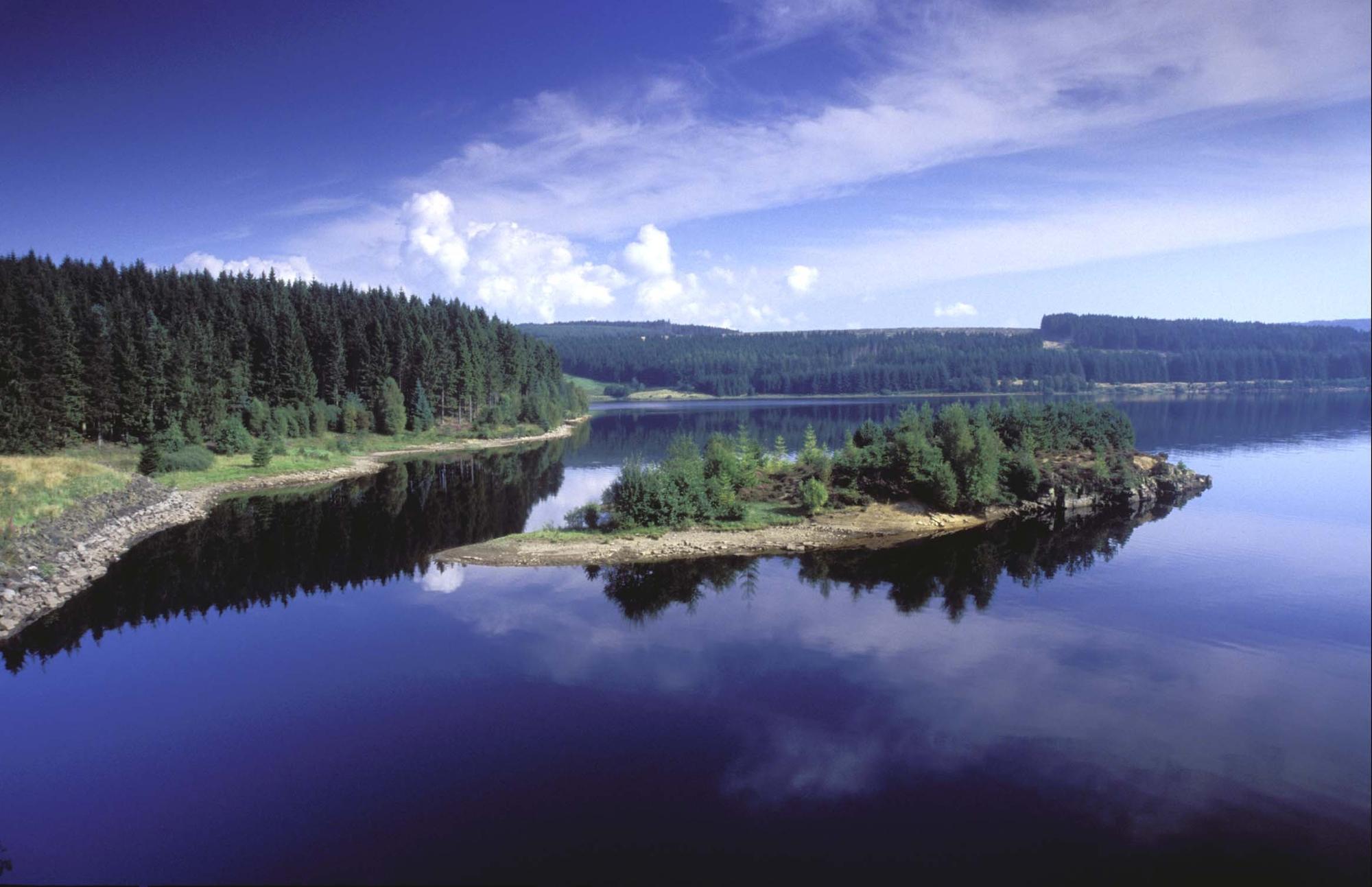 Heatwave warning as Northumbrian Water urges to avoid swimming in ...