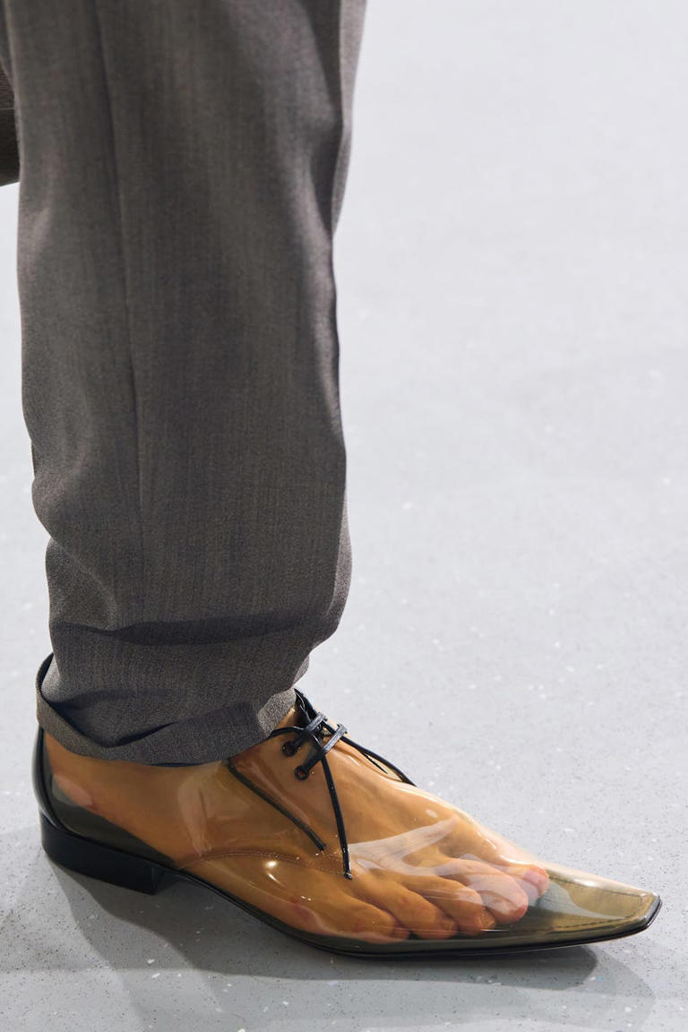 Daisy Edgar-Jones' freaky little see-through shoes are her boldest ...