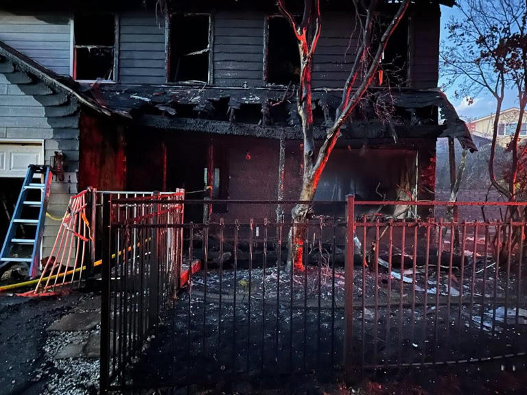 Everett home catches fire, burns