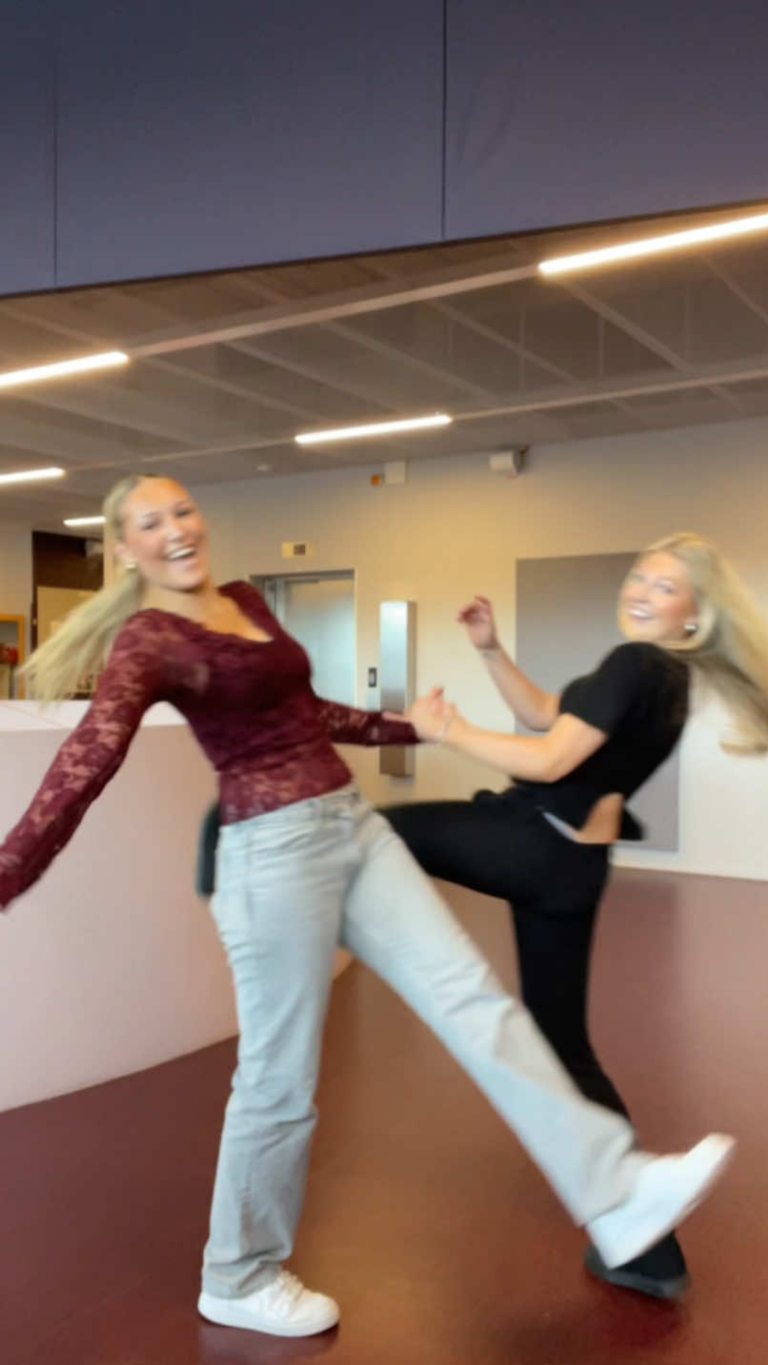 Tillbaka till det gamla sättet, Danstrenden tar över Sverige