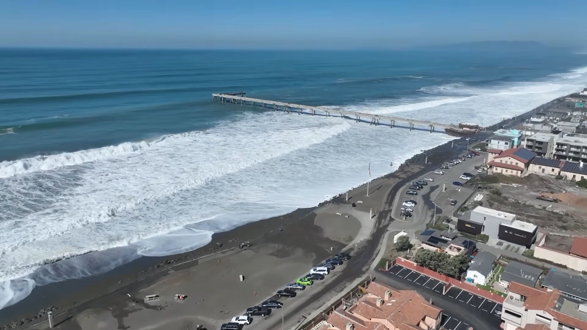 A 100-foot tsunami could hit the Pacific Northwest minutes after the ...