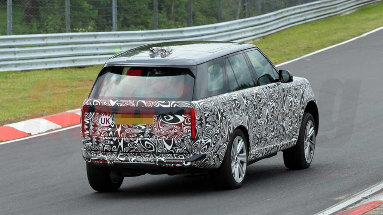 The 2027 Range Rover looks heavy in Nürburgring spy shots