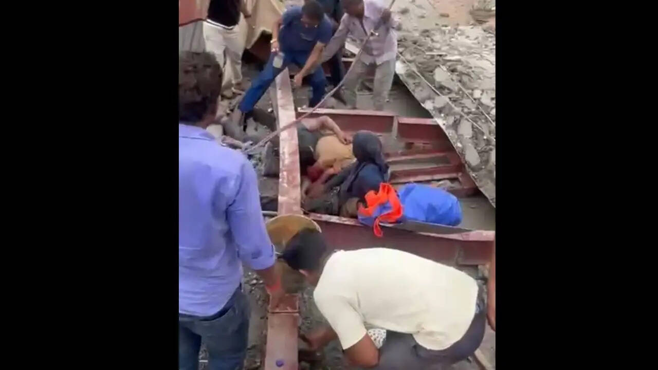 Kolkata tragedy: Factory shed under construction collapses in Taratala ...