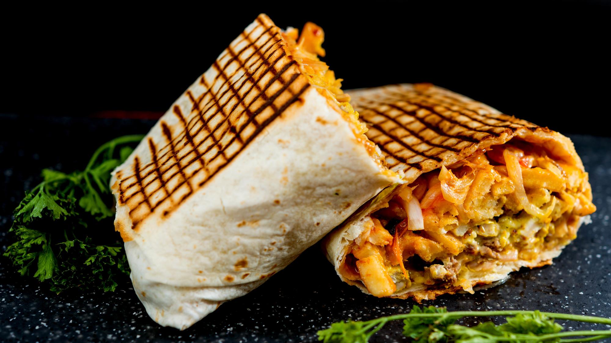 Crachats, menaces... Le restaurateur d’un tacos « À la Lyonnaise ...