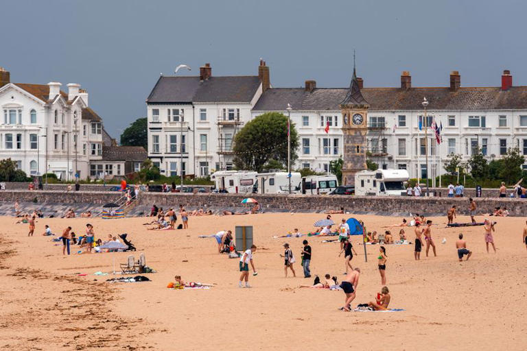 Amber extreme heat warning issued for Leicestershire as temperatures ...