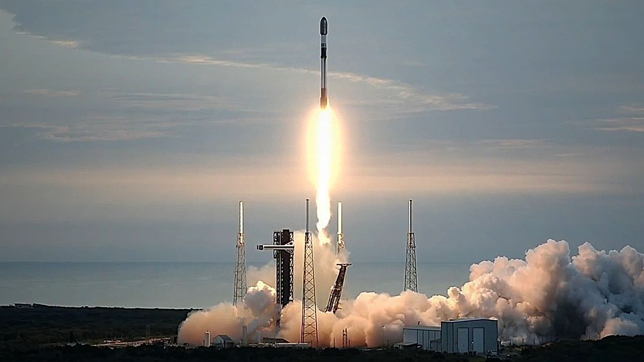 Geheimsache: SpaceX schickt mysteriöse Starfall-Kapsel ins All