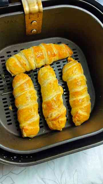 Quick kids meals made with puff pastry